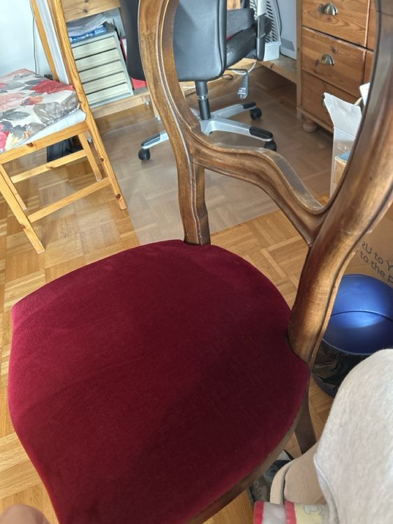 Antiker Stuhl mit rotem Samtbezug, Vintage Look Top Zustand! (Neu ...