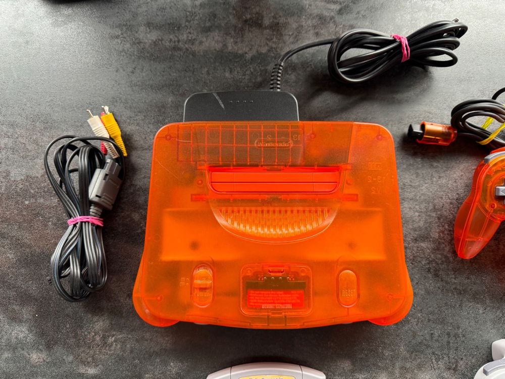Nintendo 64 Konsole Fire Orange mit Controllern und Spiel | Kaufen auf ...
