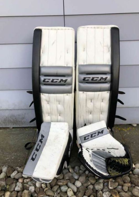Eishockey Goalie Set Sandro Aeschlimann CCM Retro Flex 36+2‘ | Kaufen ...