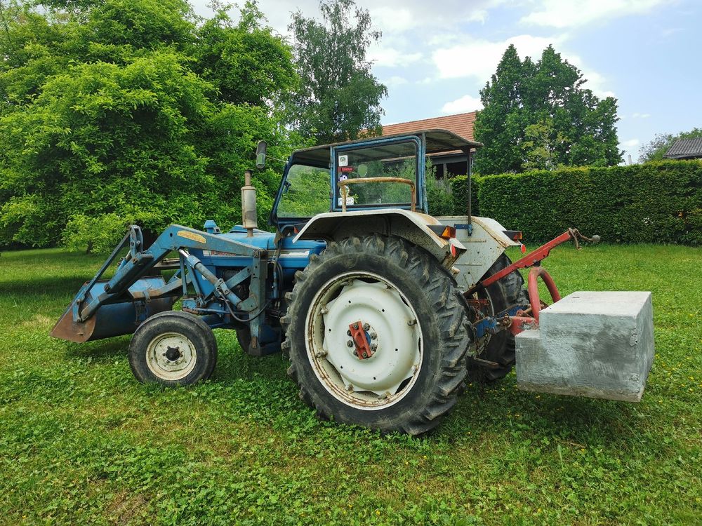 Stilvolle Traktor Mit Frontlader Gebraucht Ebenbild