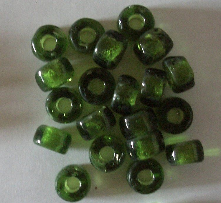 Glasperlen Grün 5x9 mm (Neu und originalverpackt) in Gunzwil für CHF 1.5 – mit Lieferung auf ...