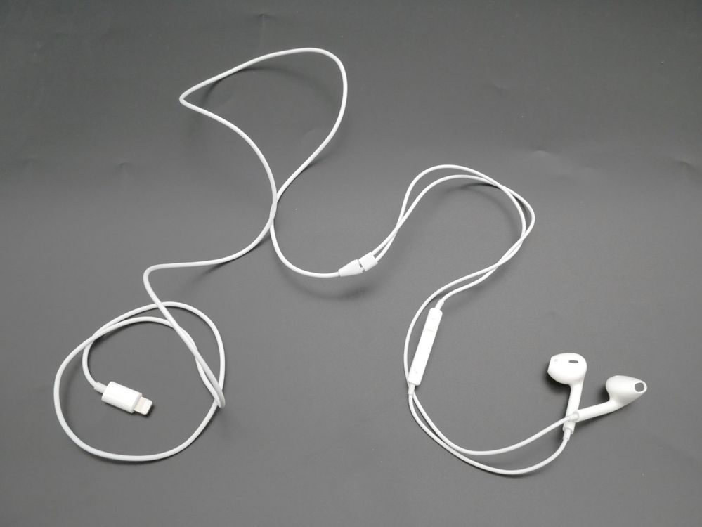 APPLE EarPods Kopfhörer mit Kabel (Neu und originalverpackt) in ...