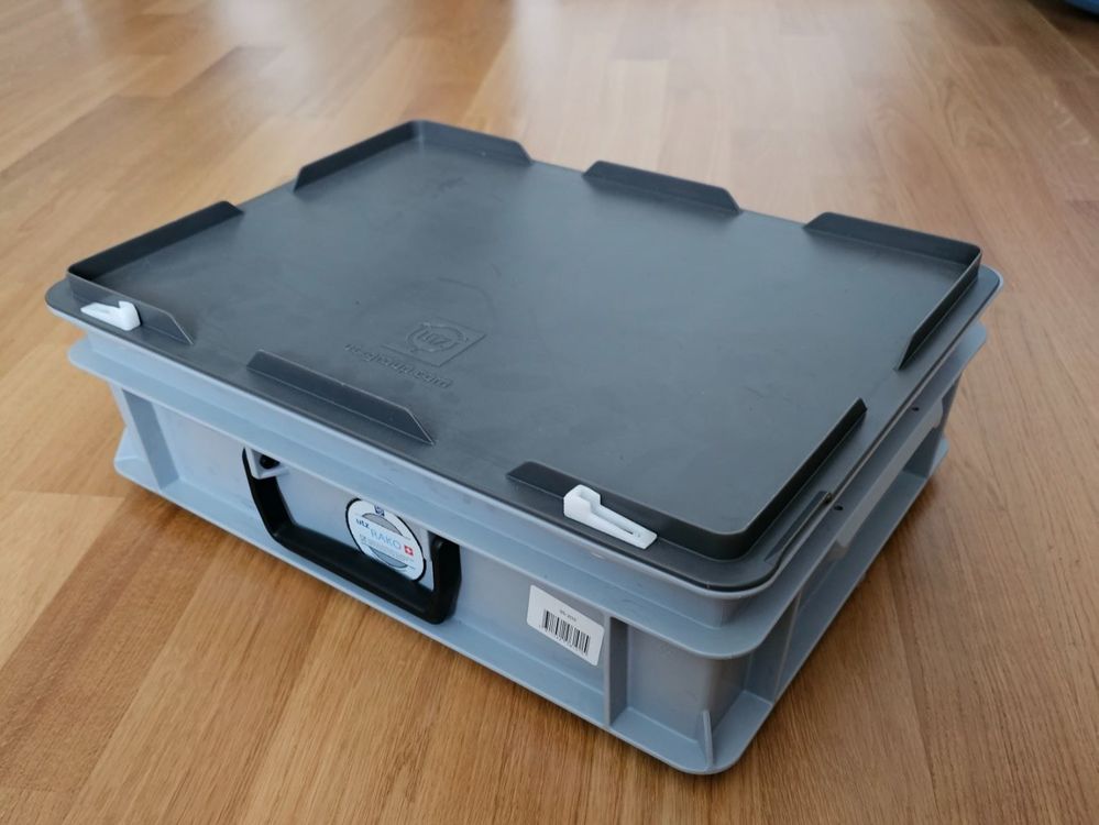 RAKO Box mit Dekel und Handgriff 400x300x117 (Gebraucht) in Bäretswil für CHF 15 – nur Abholung ...