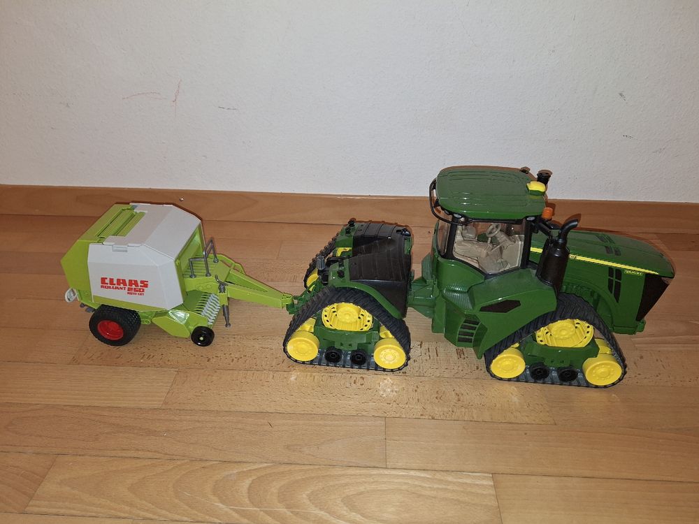 Bruder John Deere mit Raupenlaufwerk & Ballenpresse (Gebraucht) in ...