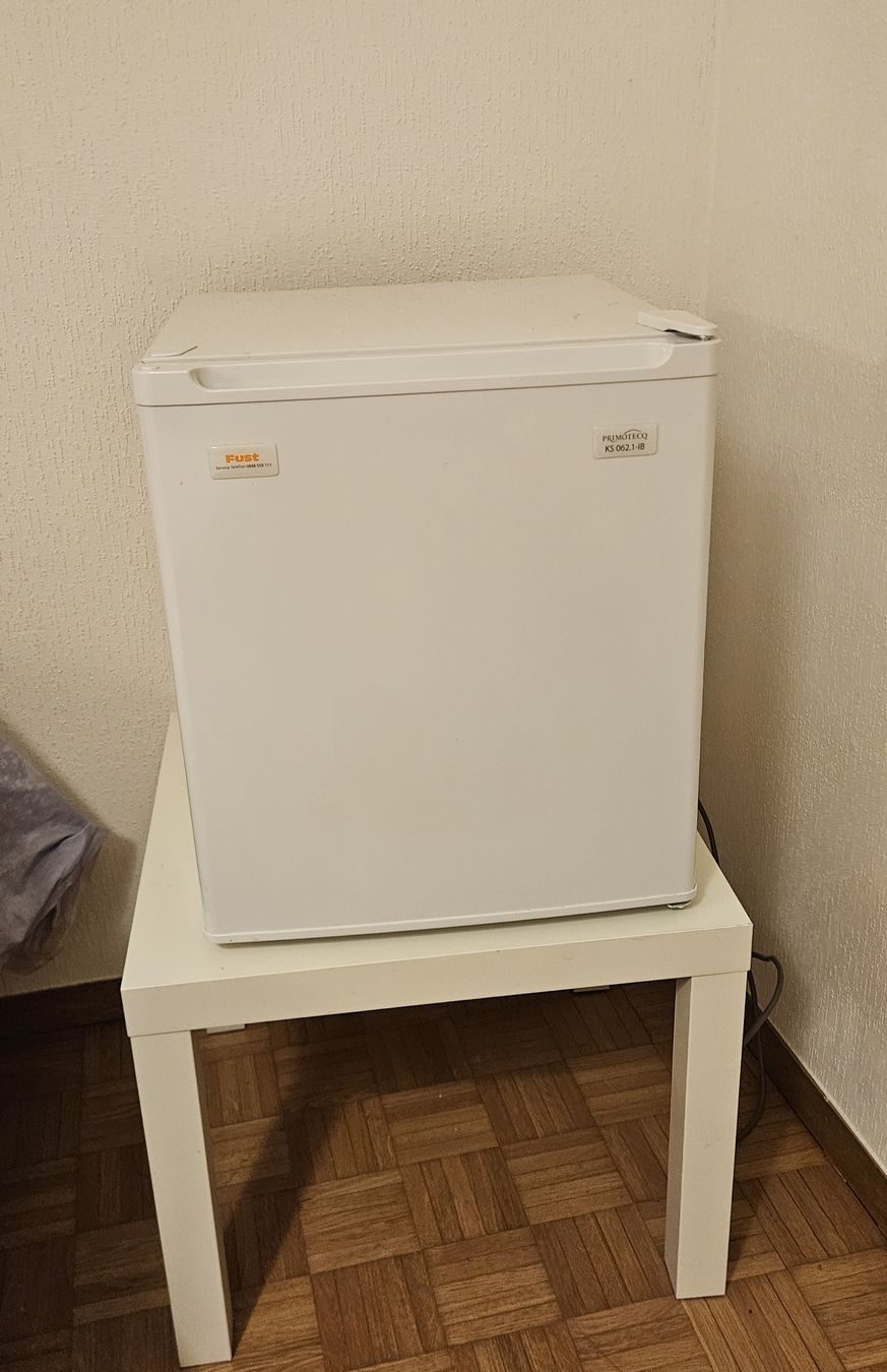 Petit frigo blanc froid pour l'été, 44L, bon état (Gebraucht) in Pully ...
