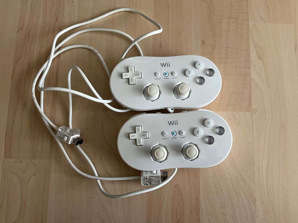 Nintendo Wii Classic Controller (2 Stück) (Gebraucht) in Dottikon für ...