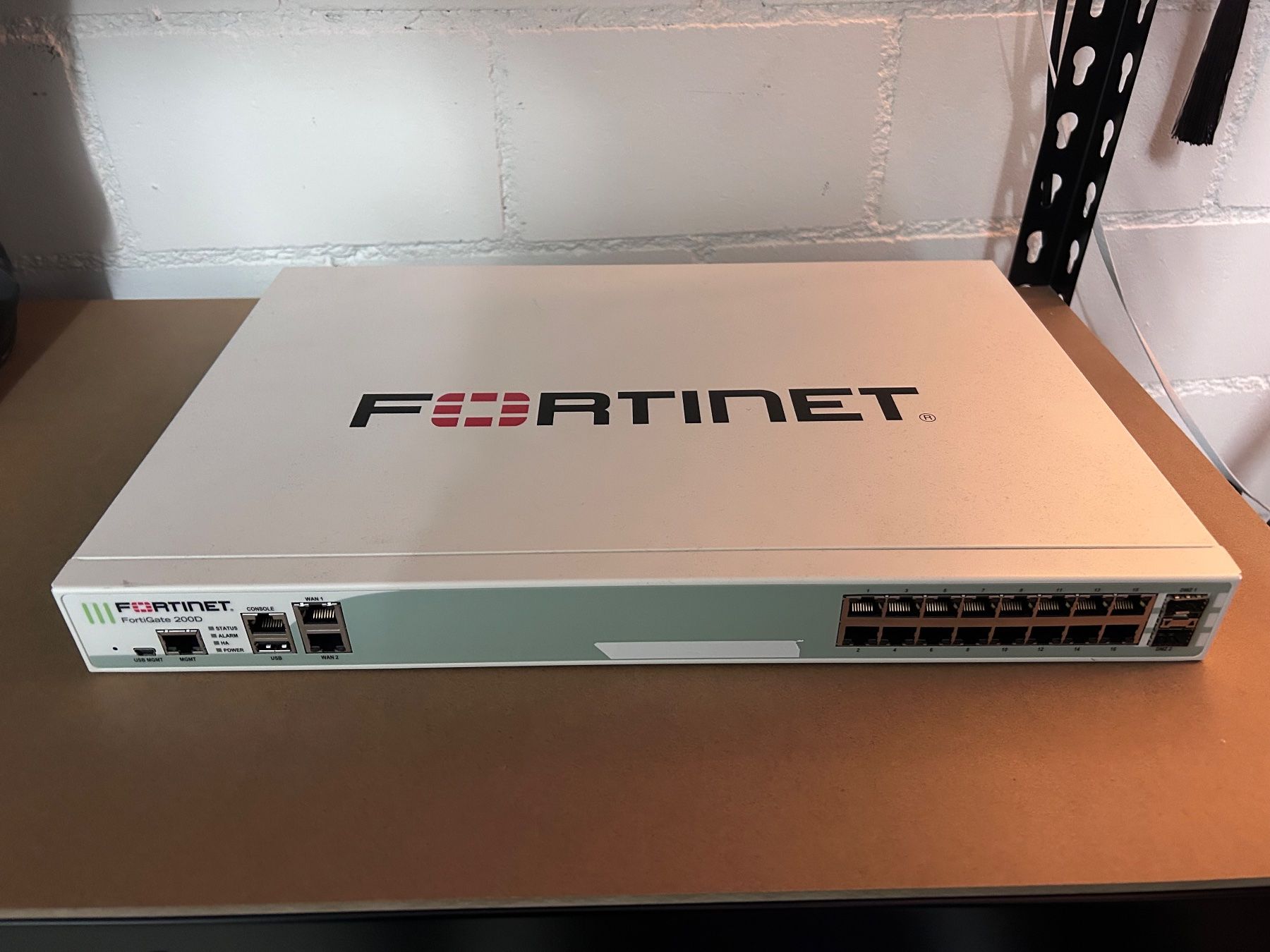 Fortinet FortiGate 200D Firewall – funktionsfähig – Hardware (Gebraucht ...