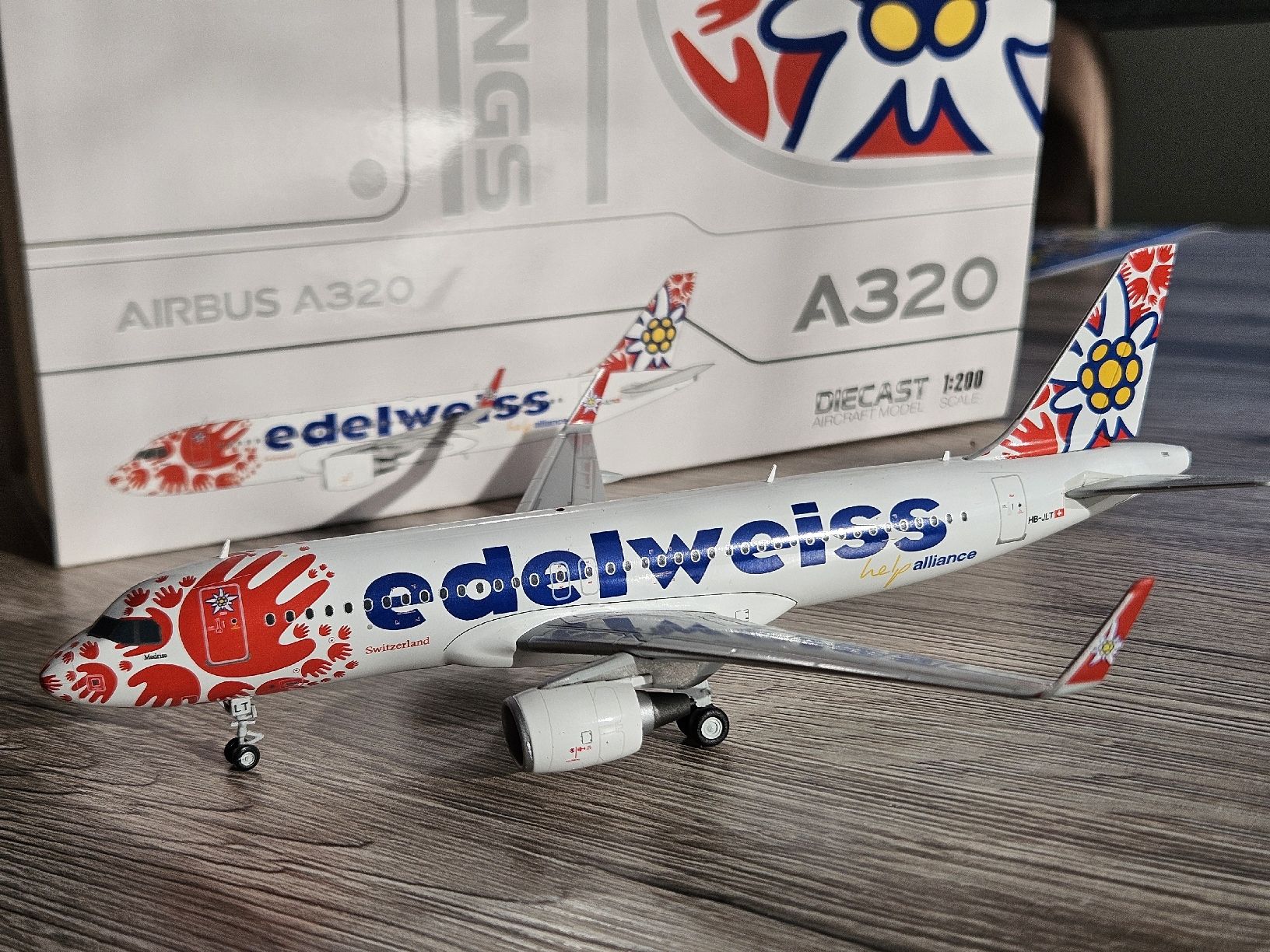 Edelweiss Air Airbus A320 help alliance Bem. 1:200 HB-JLT (Neu und ...