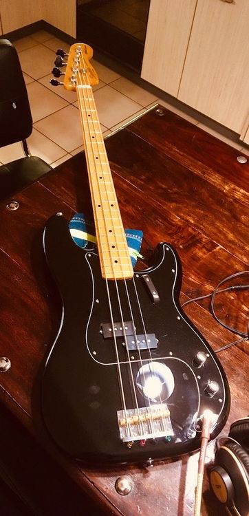 Squier Matt Freeman Signature Precision Bass (Gebraucht) in Basel für ...
