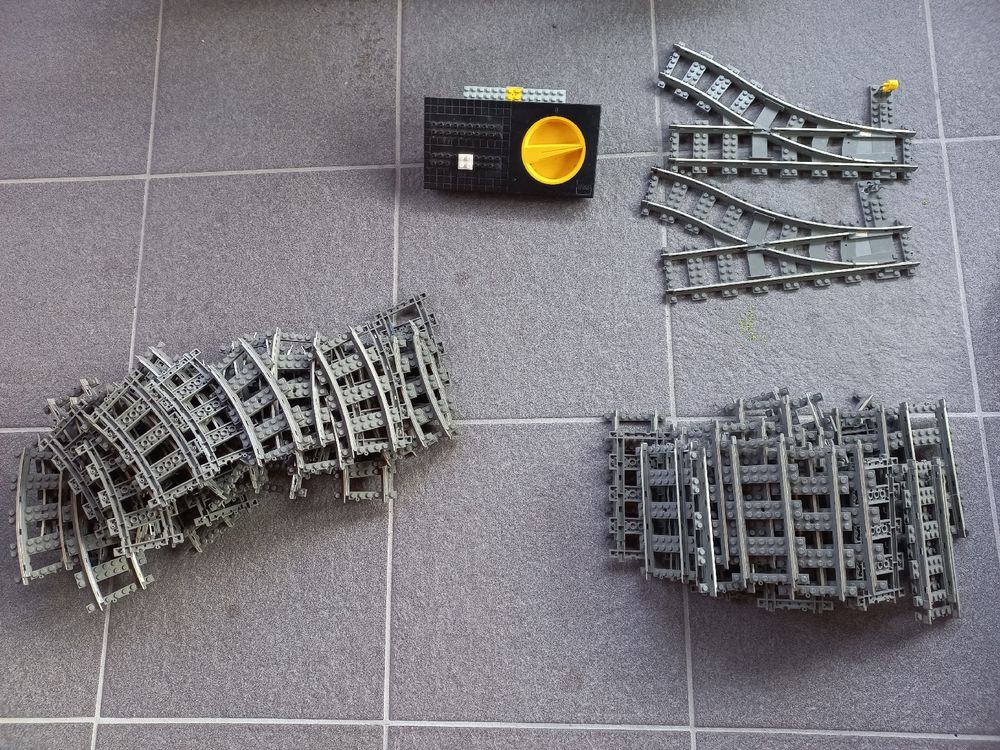 Lego Eisenbahn Schienen rails 9V et transformateur (Gebraucht) in ...