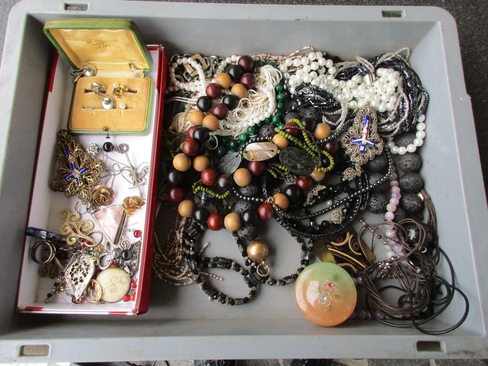 Diverser Schmuck aus Nachlass (Gebraucht) in Frick für CHF 34 – mit ...