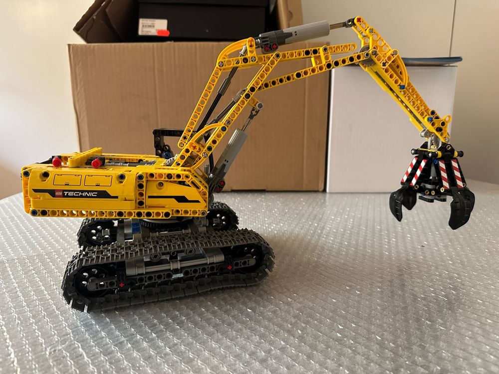 LEGO Technic 42006 Raupenbagger inklusive Bauplan (Gebraucht) in für ...