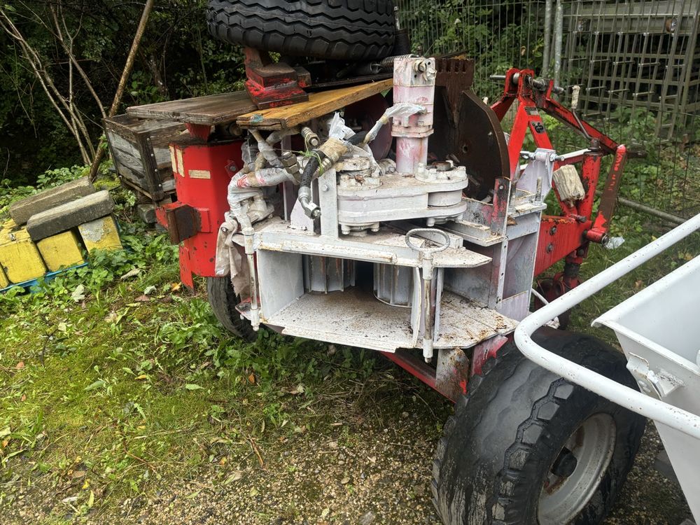 Holz Hacker (Defekt) in Rümlingen für CHF 2000 – nur Abholung auf ...