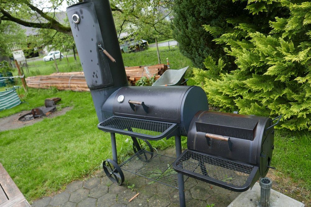 Smoker gross Grill (Gebraucht) in Dotnacht für CHF 365 – nur Abholung ...
