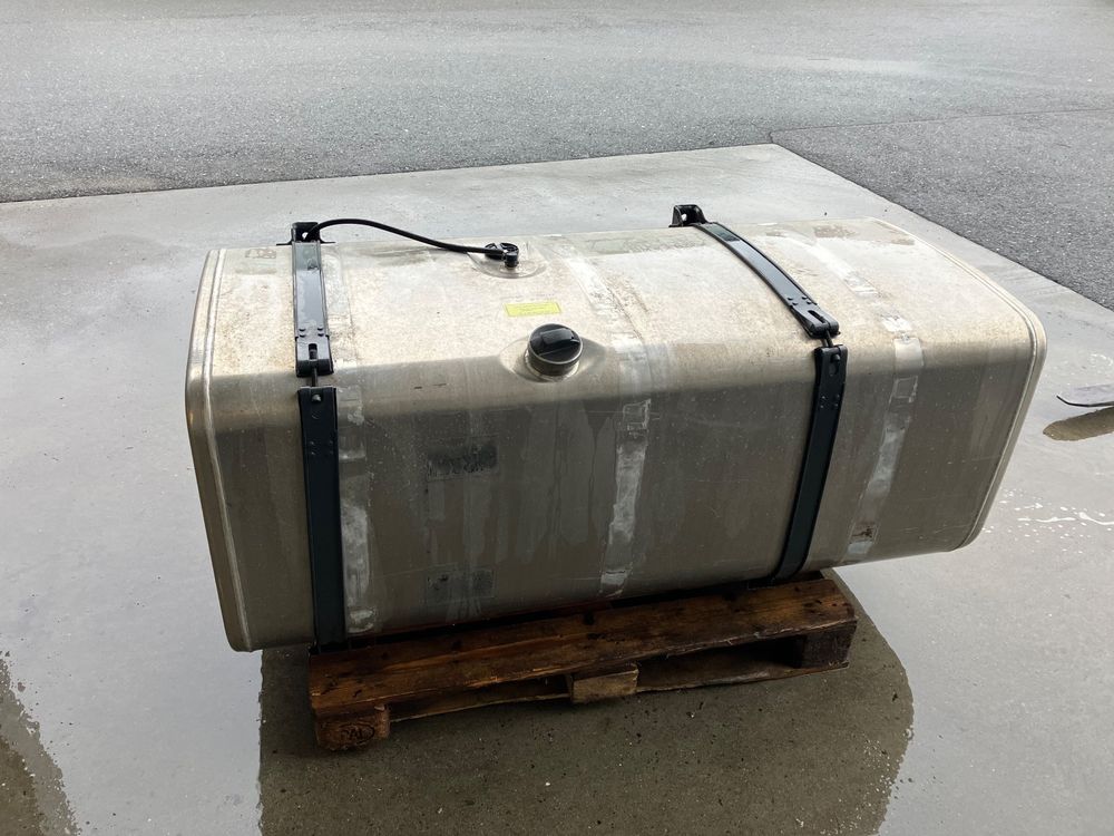 Dieseltank 700 Liter Scania (Gebraucht) in Oberrickenbach für CHF 400 ...
