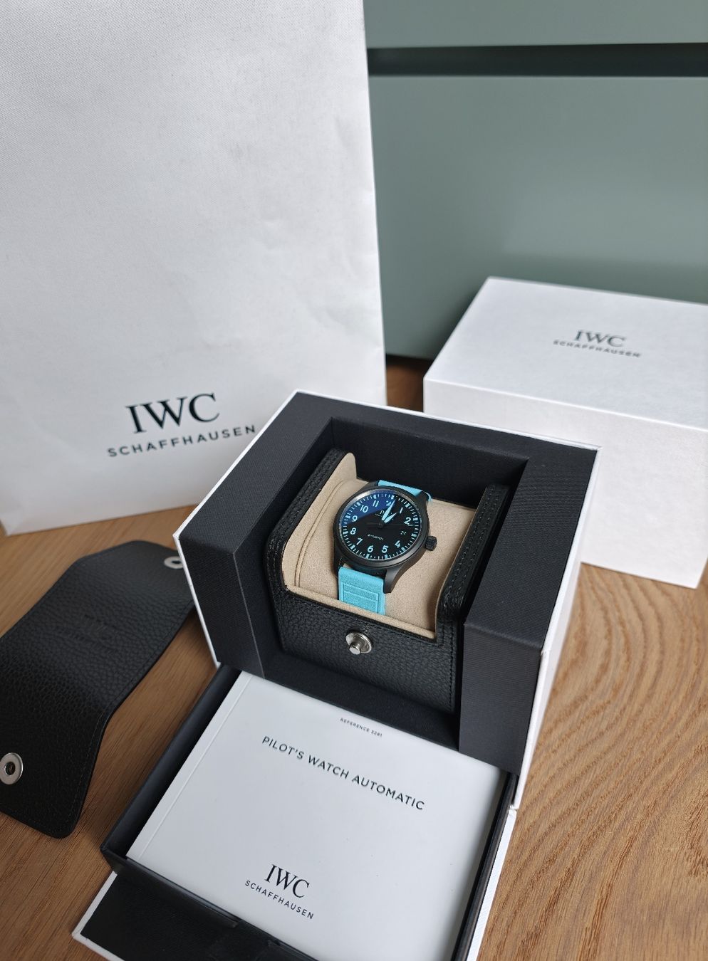 IWC Automatic 41 George Russell Pilot inkl. schwarzem Band (Neu (gemäss ...