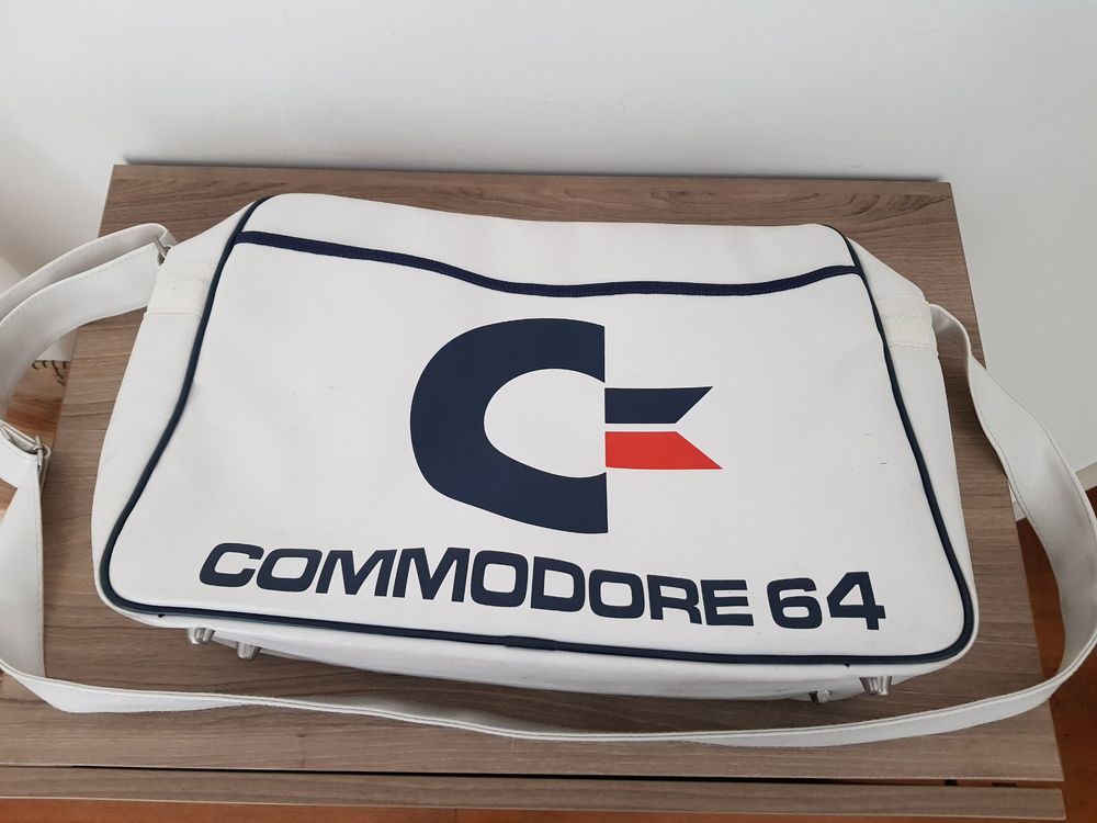 Commodore 64 Tasche Umhängetasche Retro Kult Weiss (Gebraucht) in Bassersdorf für CHF 35 – mit ...
