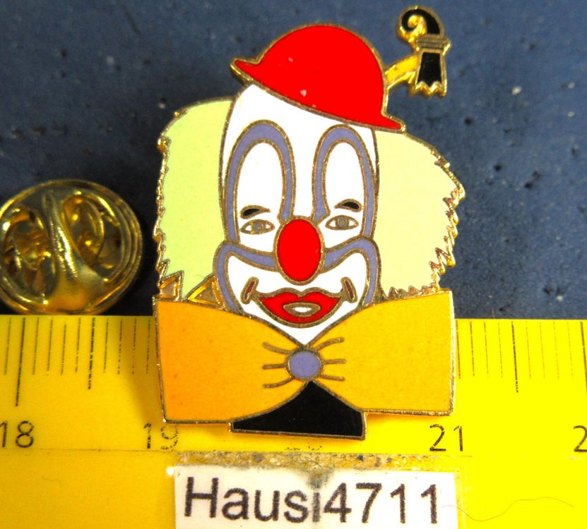 FASNACHT PIN (Gebraucht) in Ettingen für CHF 1.95 – mit Lieferung auf Ricardo kaufen