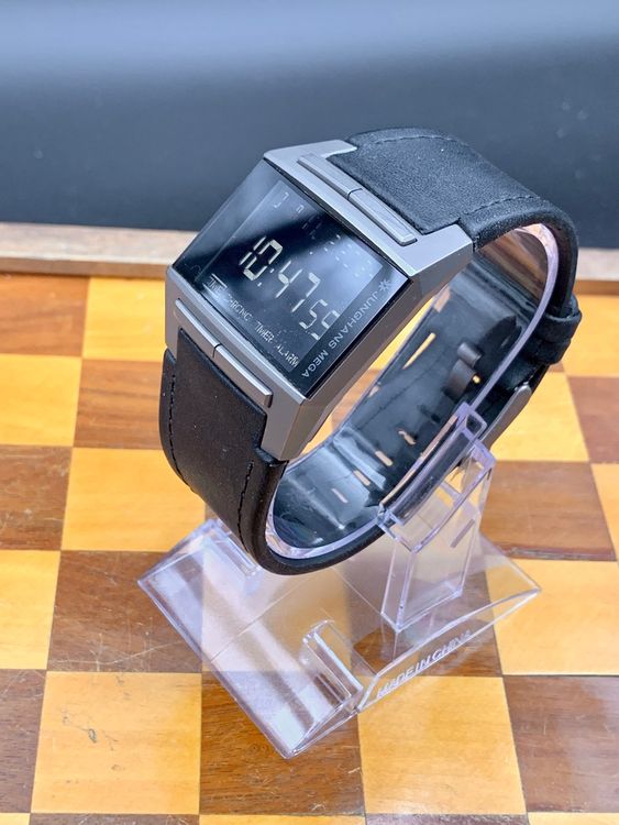 JUNGHANS Mega 1000 montre digitale radio contrôlée design | Acheter sur ...