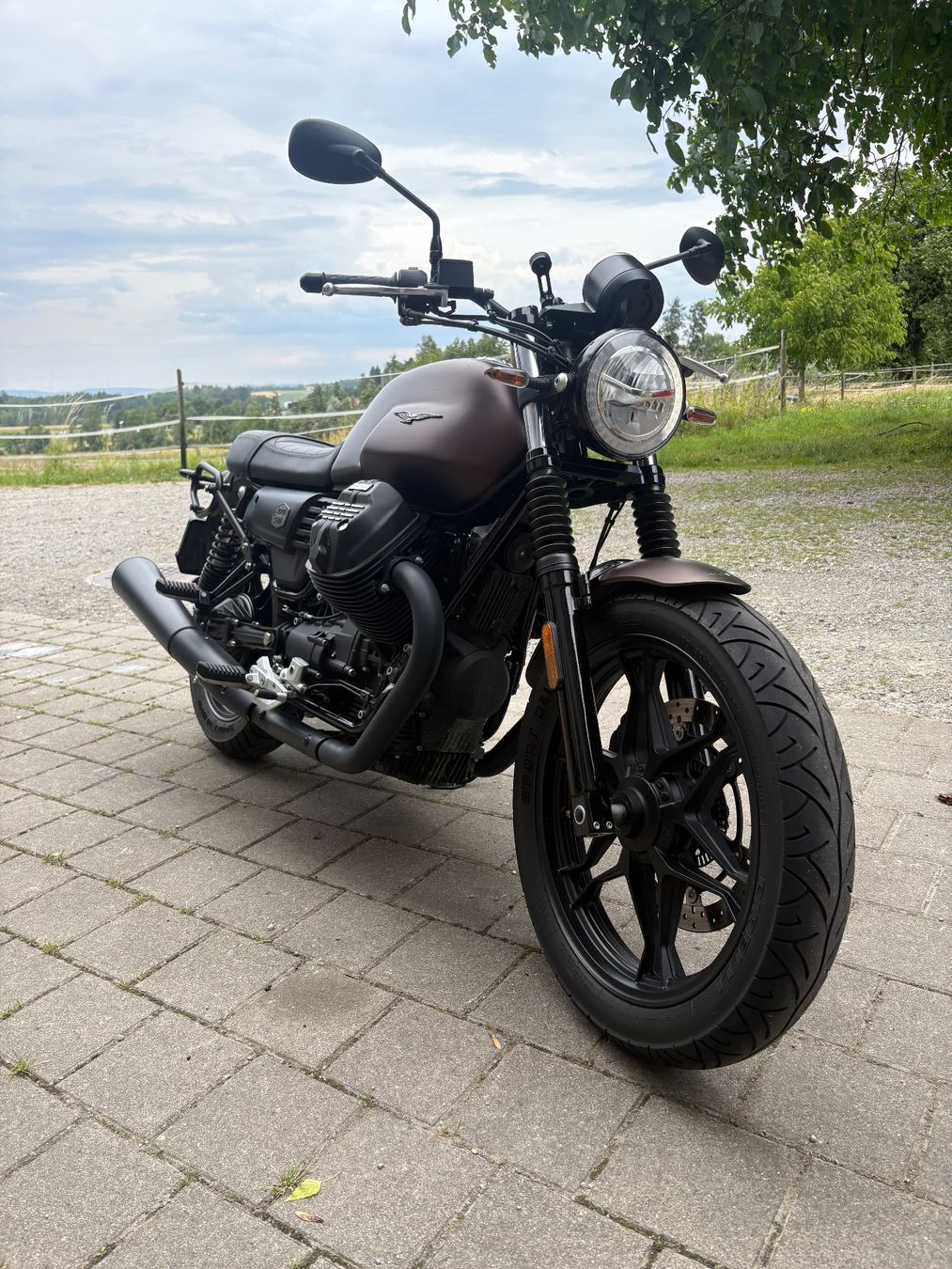 Moto Guzzi V7 Stone, keine 4‘000 KM wie neu! (Gebraucht) in Neftenbach ...