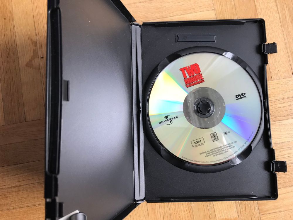 Two-Minute Warning - Zwei Minuten Warnung - DVD (Gebraucht) in Zürich ...