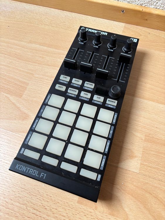 Native Instruments Traktor Kontrol F1 DJ Controller | Kaufen auf Ricardo