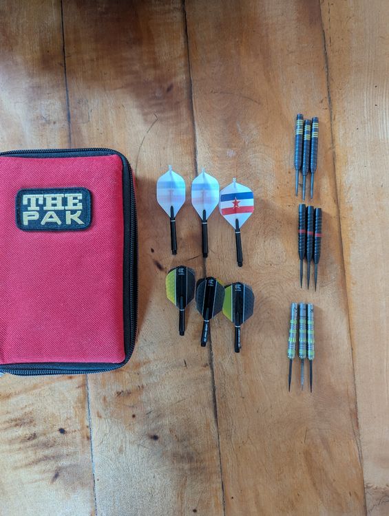 Dart Set mit Tasche verschiedene Pfeile (Neu (gemäss Beschreibung)) in ...