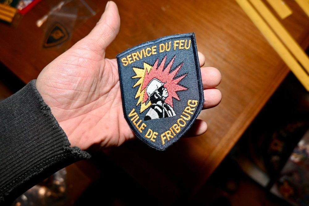 VINTAGE Badge SERVICE DU FEU ville de fribourg PATCH | Kaufen auf Ricardo