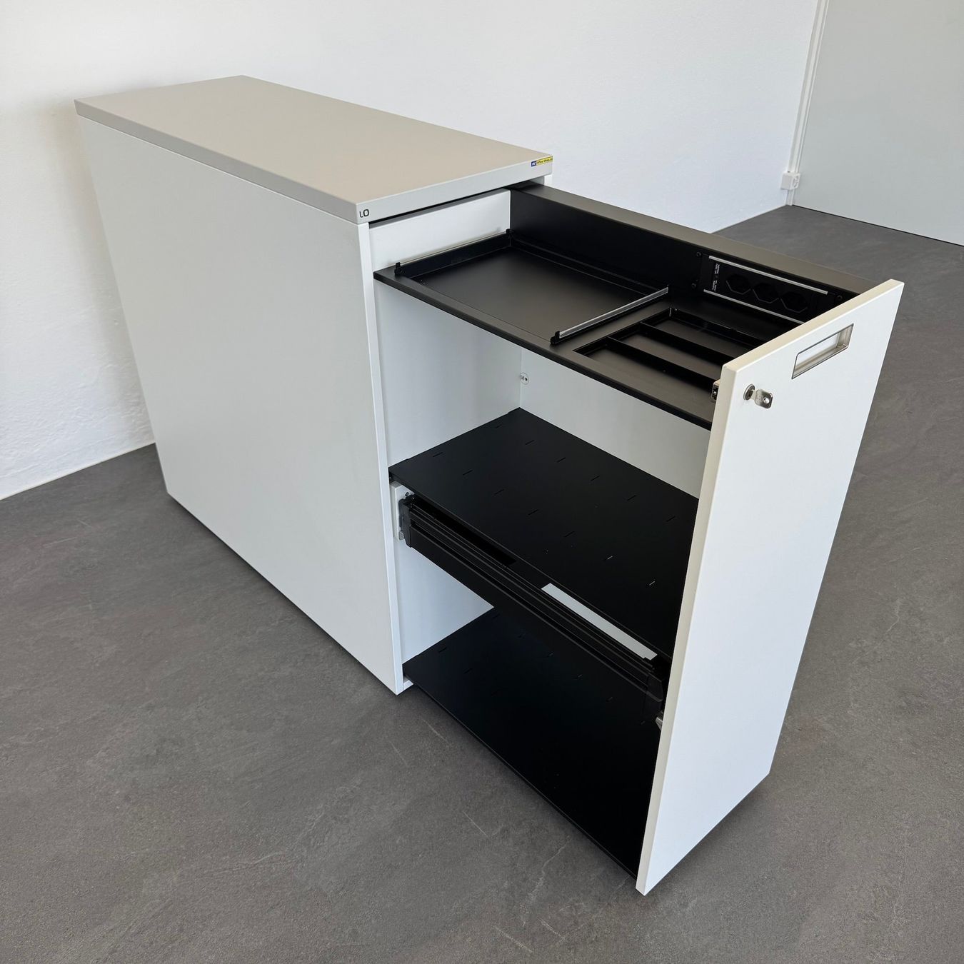 Lista Office LO D1 Apothekerschrank für rechts neben den (Gebraucht) in ...