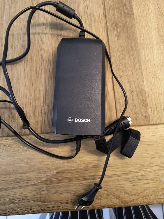 Bosch Ladegerät Fast Charger 6a (Gebraucht) in Rudolfstetten für CHF 82 ...