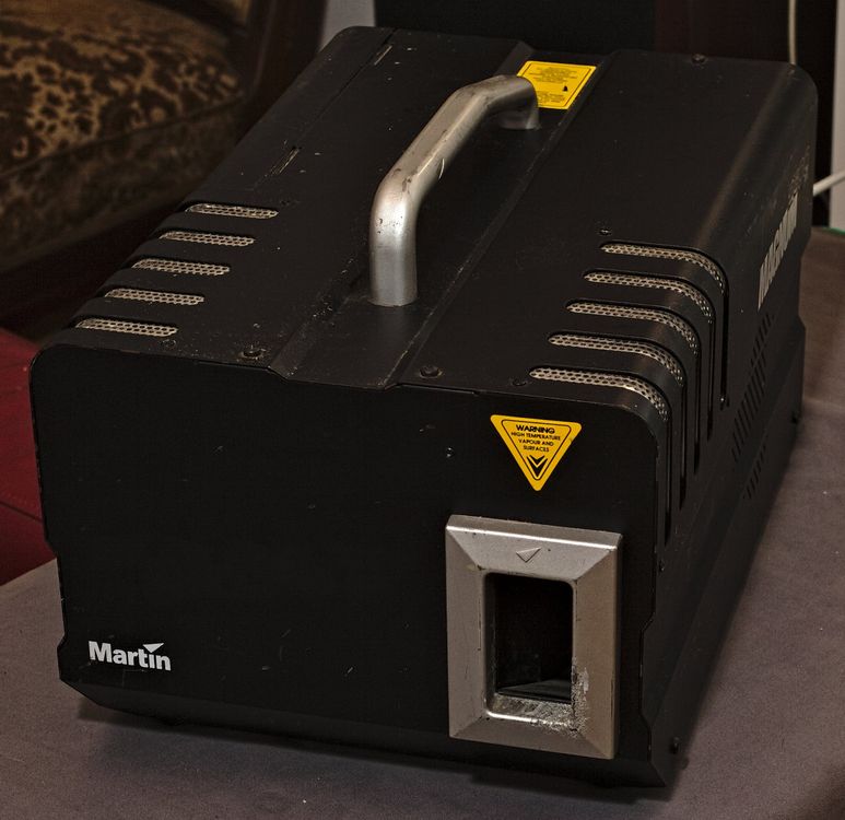 Hazer / Nebelmaschine: Martin Magnum 2500hz (Gebraucht) in Reinach BL ...