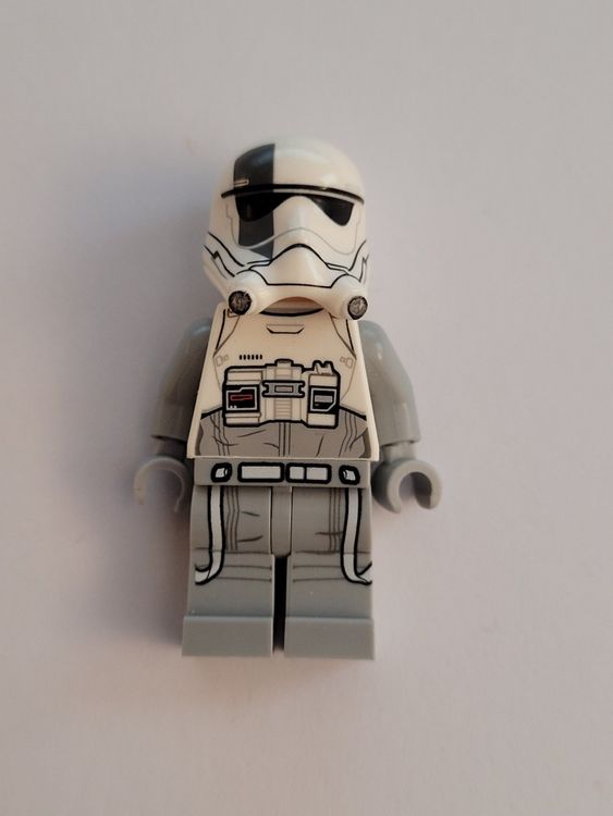 638: Lego Star Wars First Order Walker Driver (Gebraucht) in Buttikon ...