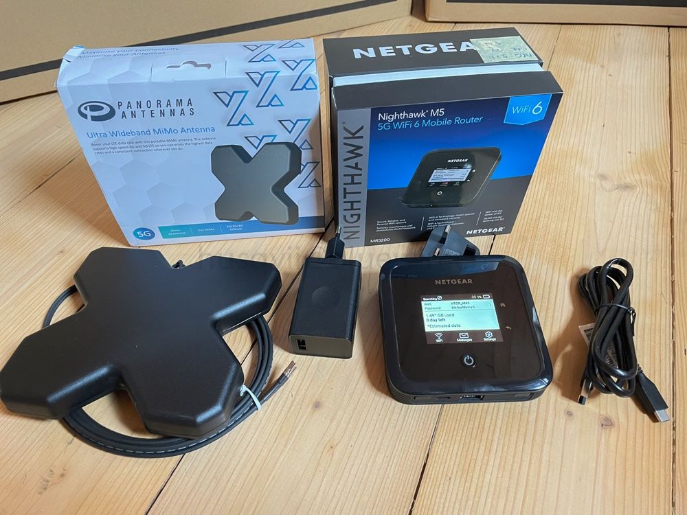NETGEAR Nighthawk M5 Hotspot + Ultra Wideband MiMo Antenna (Gebraucht ...