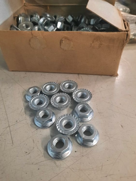 Muttern M8 - Sicherungsmutter - SW13 (Neu (gemäss Beschreibung)) in St ...