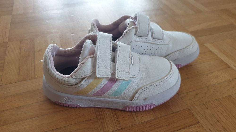 Adidasschuh Gr. 27 (Neu (gemäss Beschreibung)) in Lengnau BE für CHF 12 ...