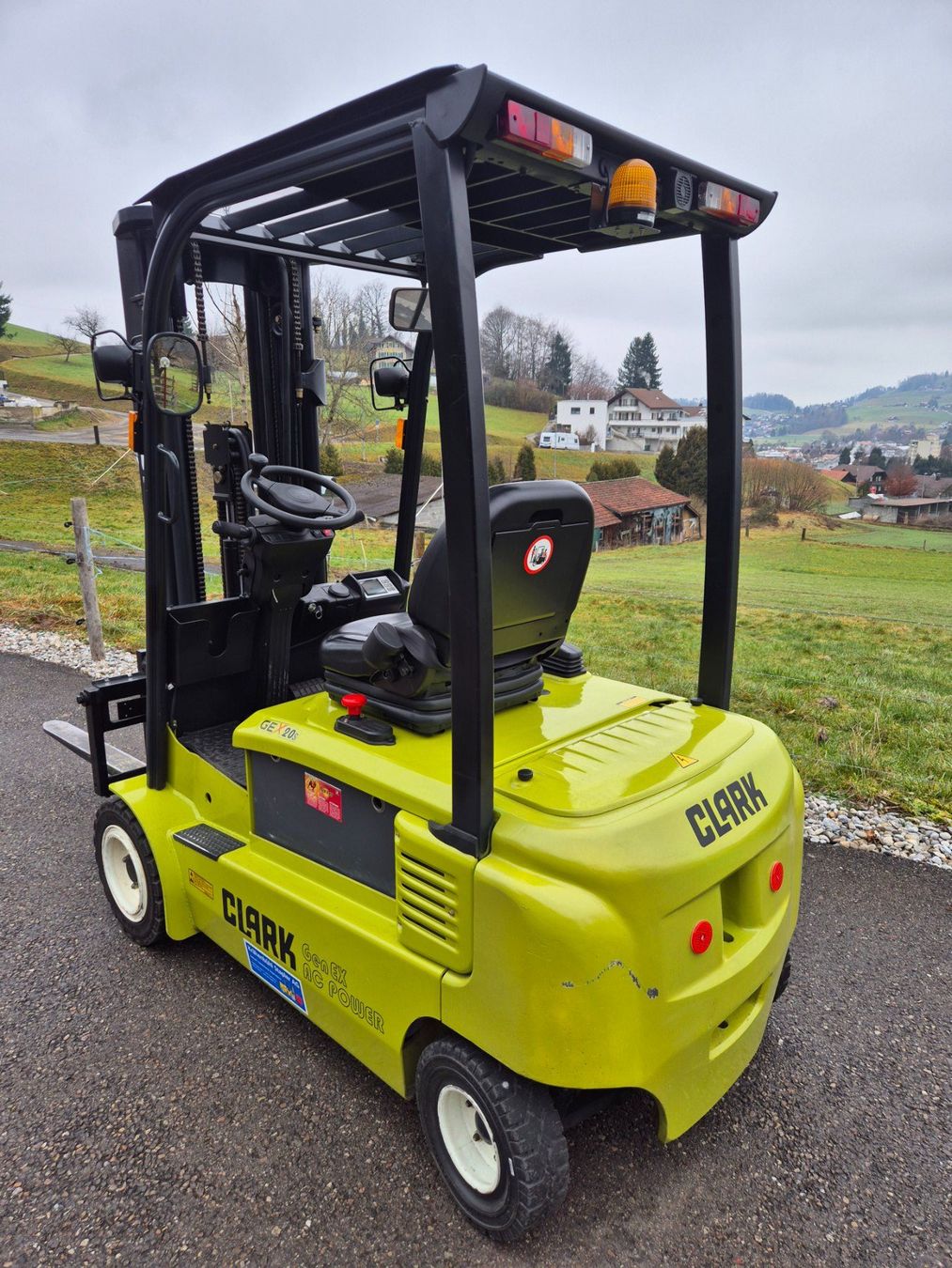 🔝🚨Clark Stapler 2 t El. in Top Zustand und nur 600 h🚨🔝 (Gebraucht) in ...