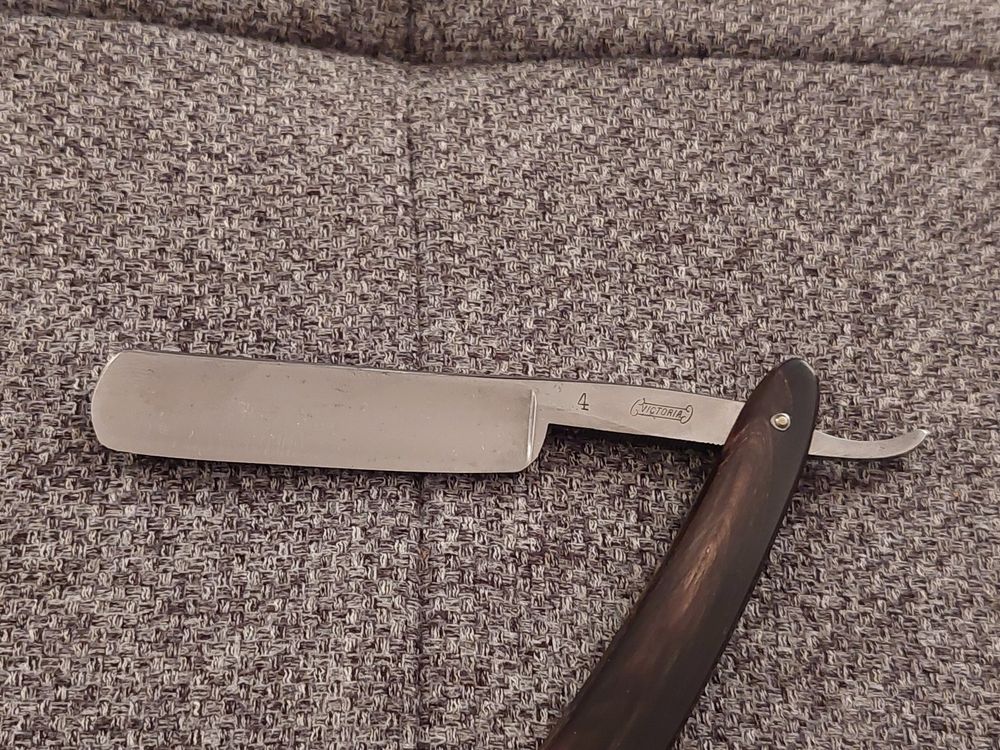 Schweizer Rasiermesser Victoria (Gebraucht) in Gossau SG für CHF 156 ...