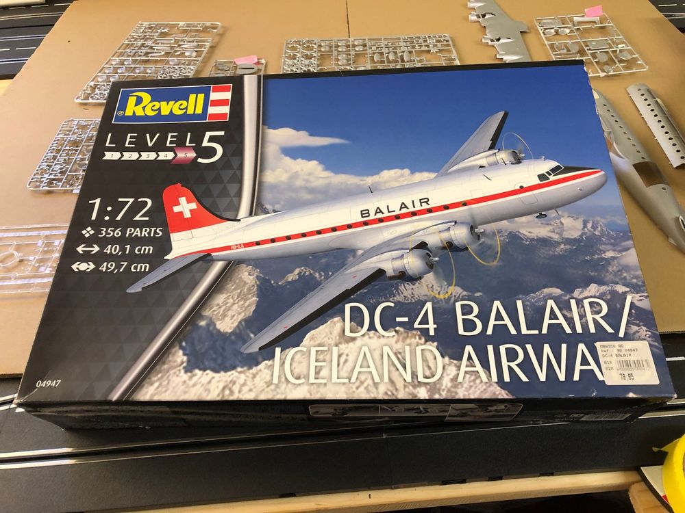Revell Bausatz 1:72 Flugzeug DC-4 Level 5 1:72 (Gebraucht) in ...