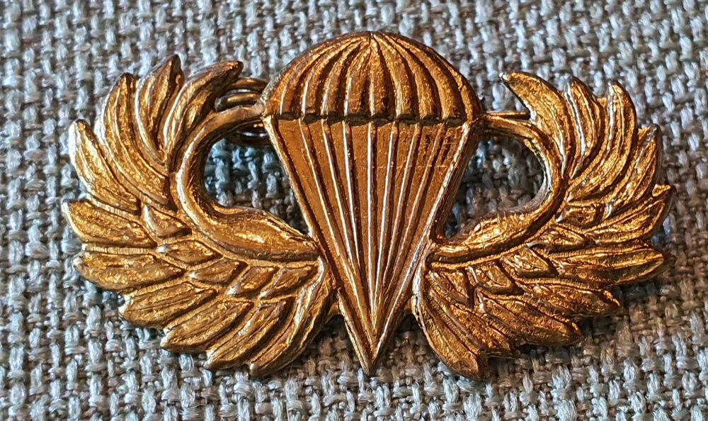 K377 Fallschirm Jäger Militär Abzeichen (Gebraucht) in Reinach BL für ...