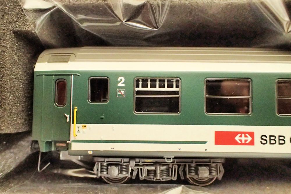LS Models 47214 - 2 x SBB UIC-X-Wagen - Epoche Vb (Neu und originalverpackt) in Lausanne für CHF ...