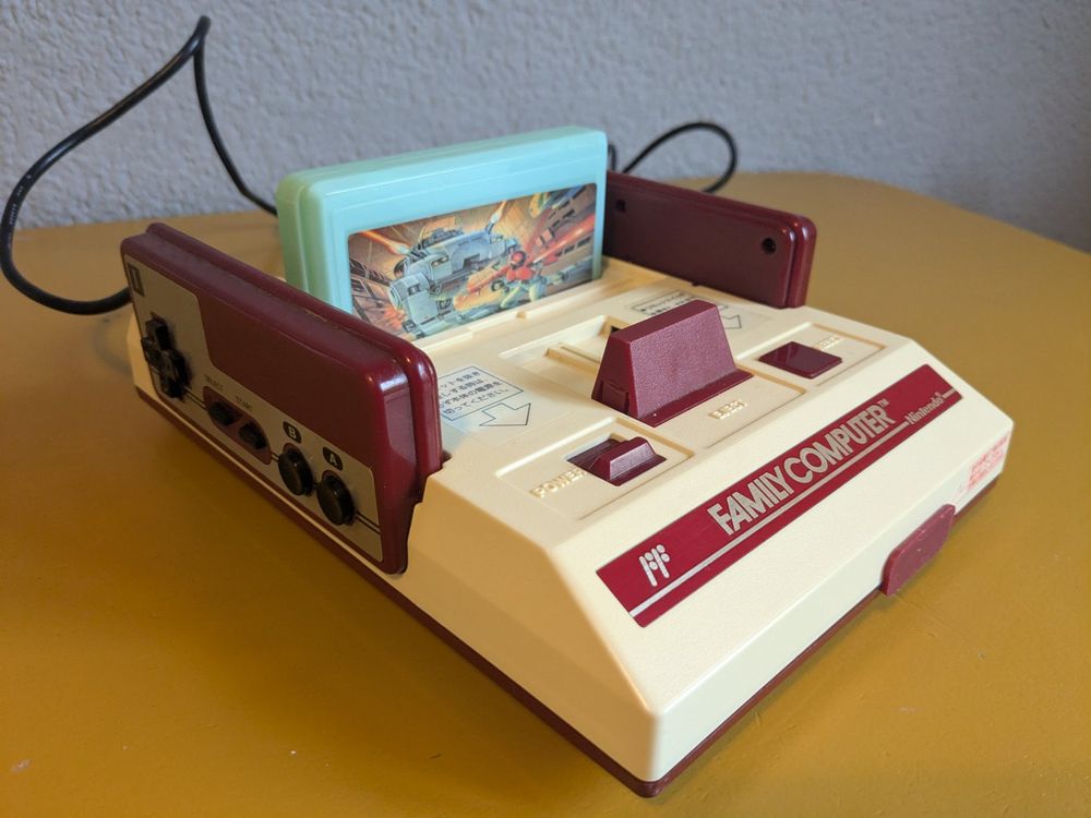 Nintendo Famicom (Family Computer) Japan NES von 1983 (Gebraucht) in ...