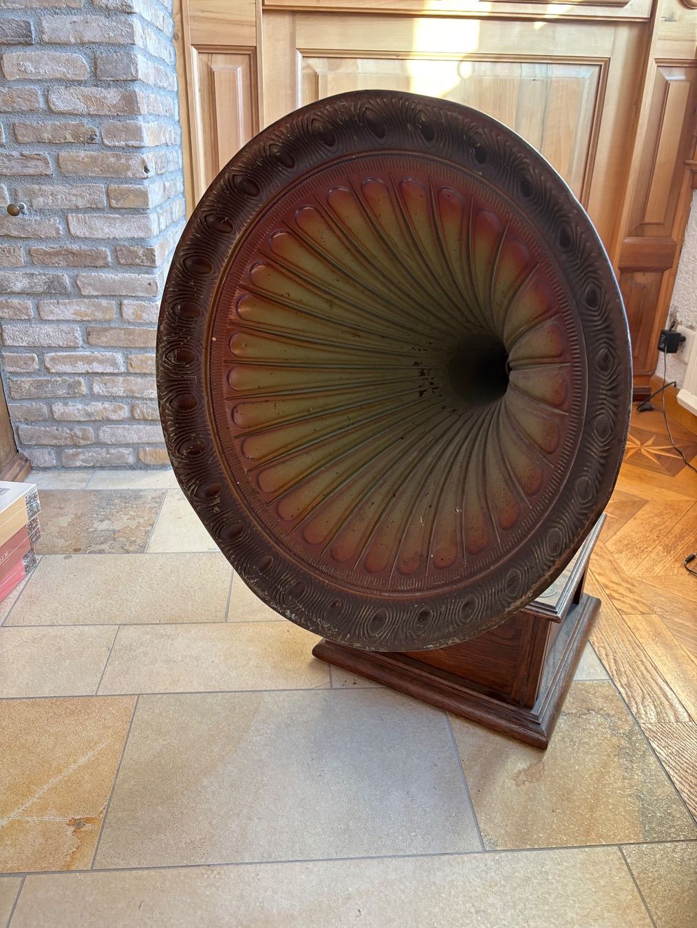 Gramophone antiquité (D'occasion) à Chézard-St-Martin pour CHF 399 ...