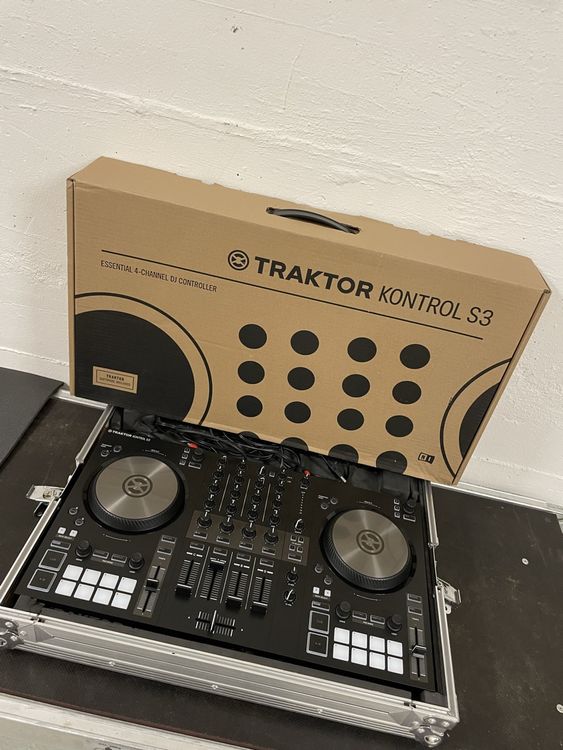 Native Instruments Traktor S3 DJ-Controller mit Case (Neu (gemäss ...