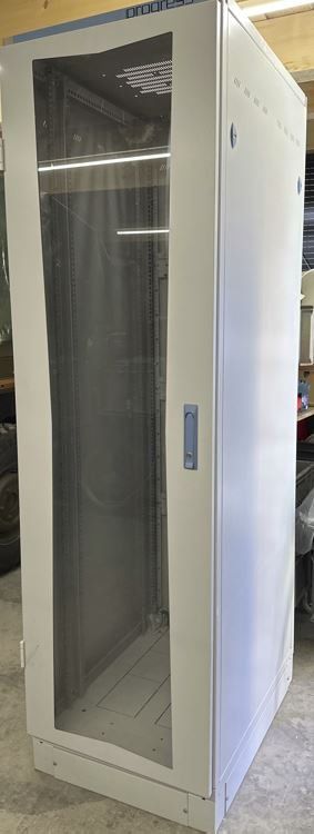 Rack 19 Zoll mit Glastür abschliessbar 600x800 42HE (Gebraucht) in für ...