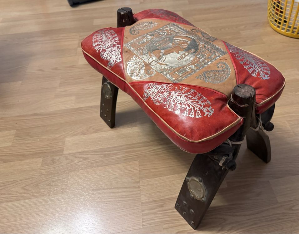 Set of two leather saddle foot-stool (Gebraucht) in Biel/Bienne für CHF ...