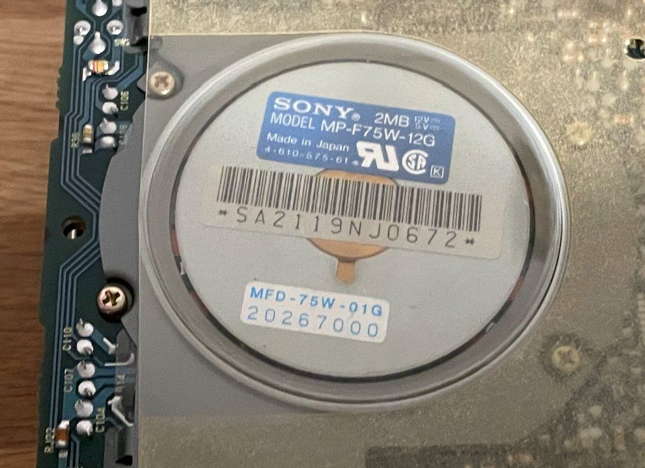 Retro Apple Macintosh Floppy Drive (Sony MP-F75W-12G) (Gebraucht) in ...