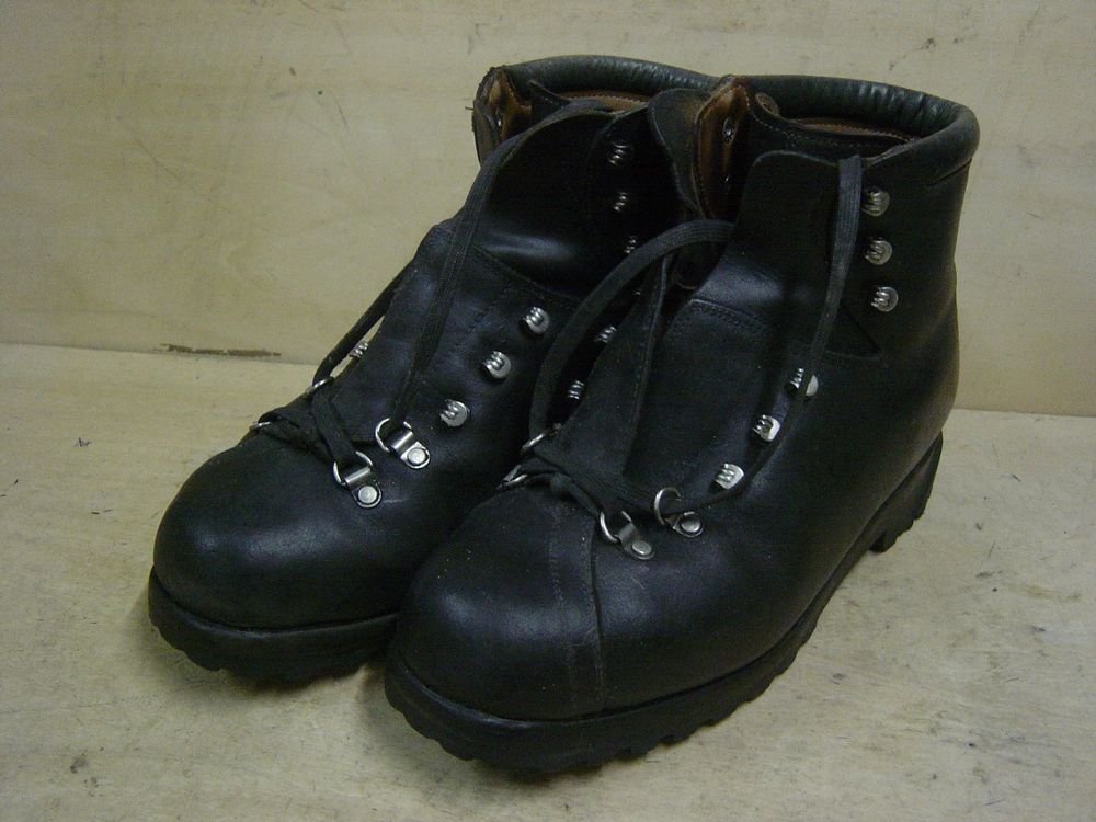 Militärschuhe CH Armee von Raichle Grösse 29/5 ca 44 (Gebraucht) in ...