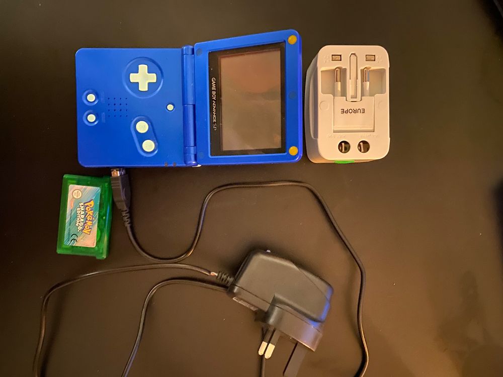 Gameboy Advance SP & Pokémon Smaragd | Kaufen auf Ricardo