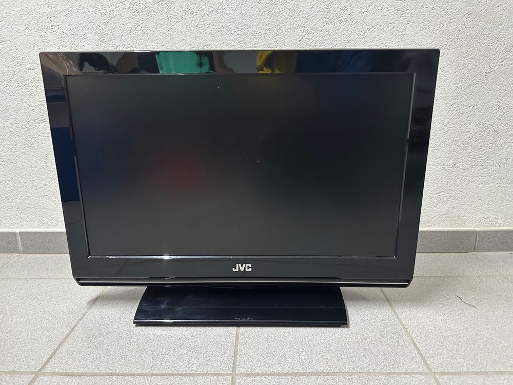 JVC Fernseher mit HDMI und vielen Anschlüssen (Gebraucht) in Kerns für ...