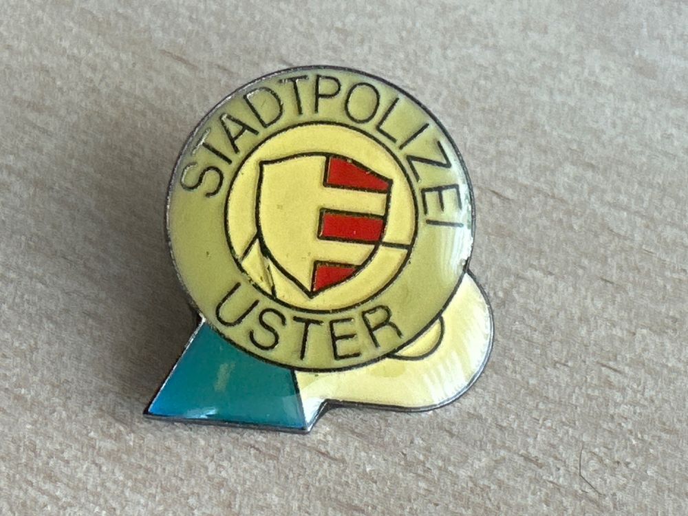 Pin Stadtpolizei Uster (Gebraucht) in Glattbrugg für CHF 1 – mit Lieferung auf Ricardo kaufen
